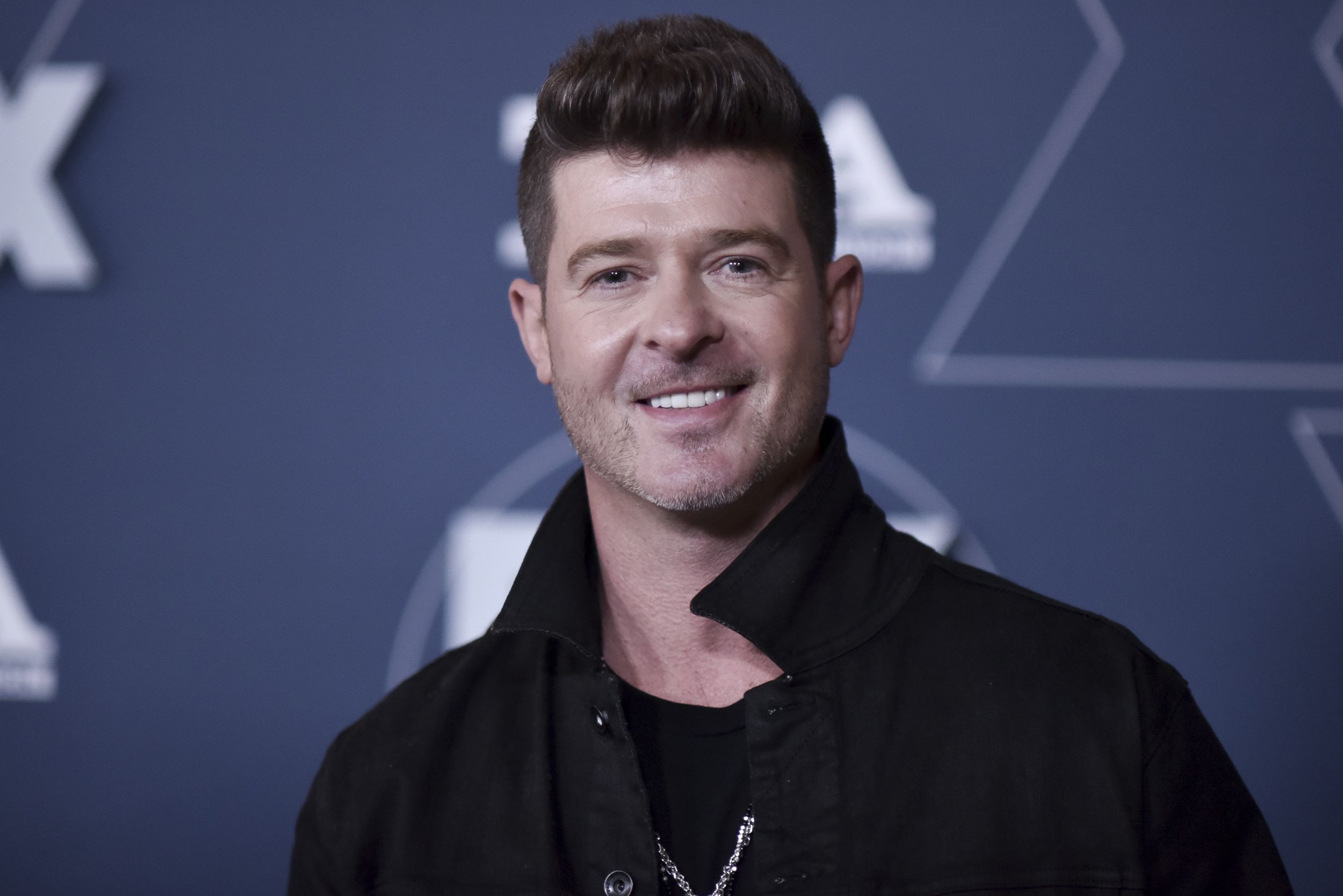 Singer Robin Thicke coming to Elmwood Park this summer - Roanoke Daily ...
